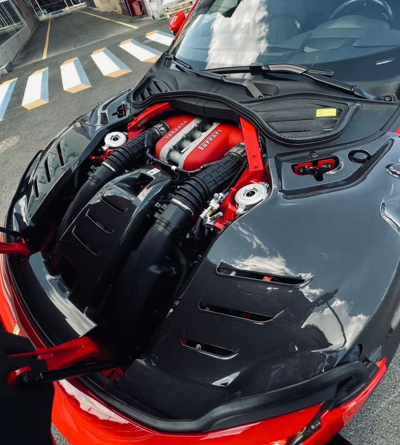 Ferrari Purosangue - Carbon Fiber Engine Cover